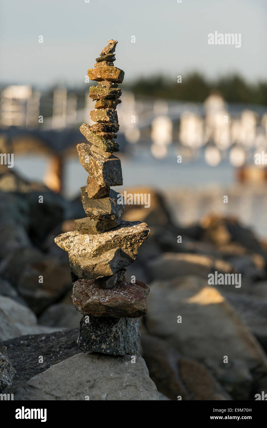 Balanced rocks hi-res stock photography and images - Alamy