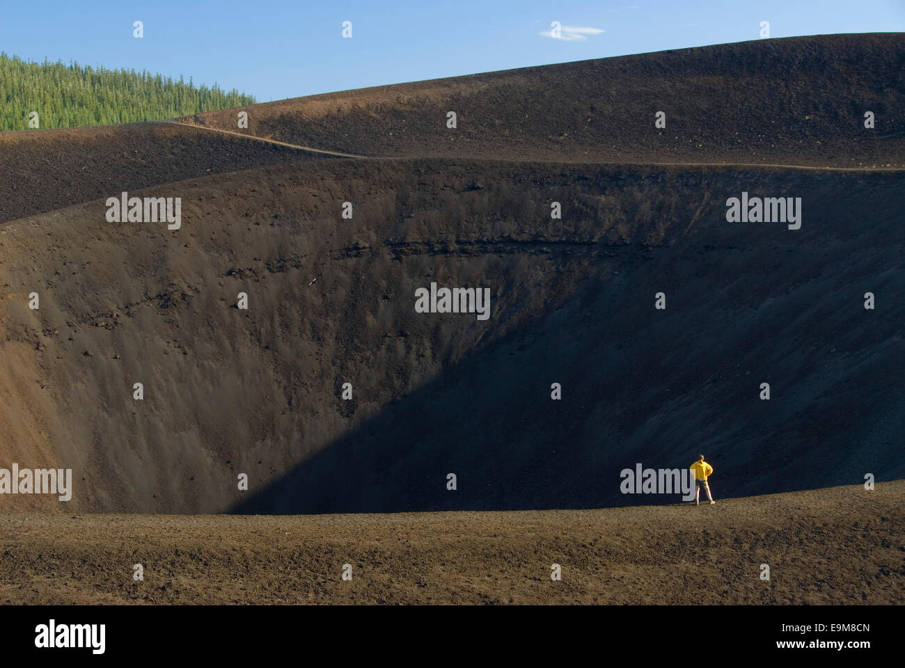 Cinder Cone crater, Lassen Volcanic National Park, California Stock ...