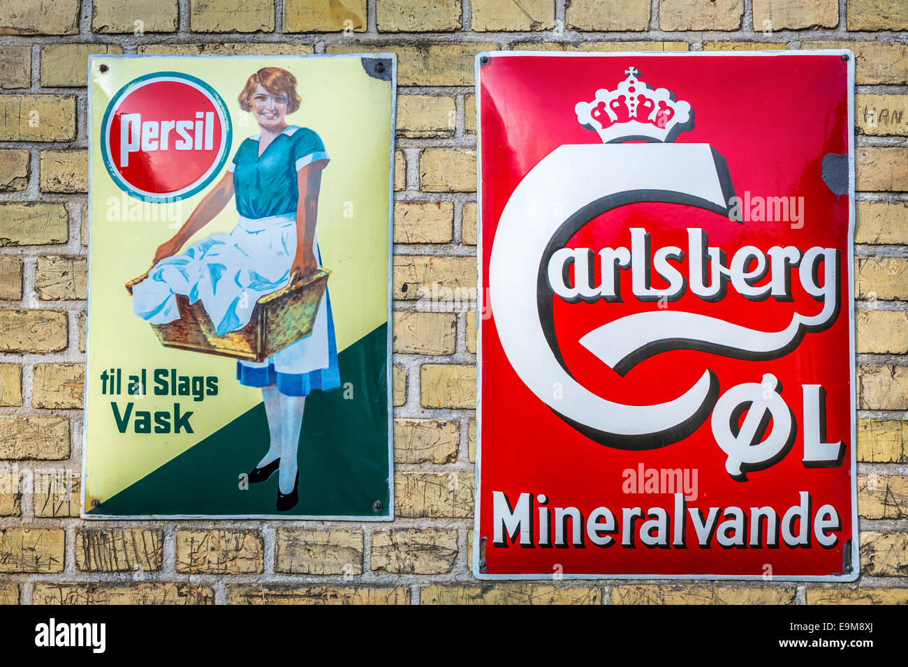 Enamel advertising sign hi-res stock photography and images - Alamy