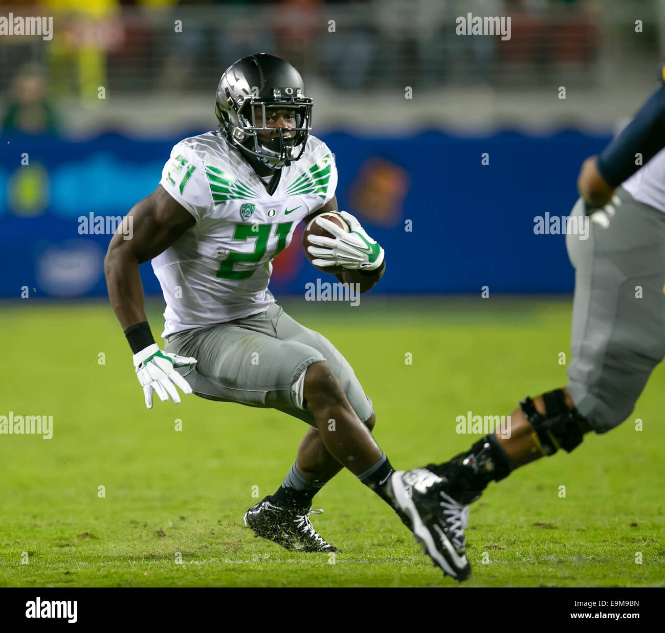 Oregon ducks football royce freeman hi-res stock photography and images ...