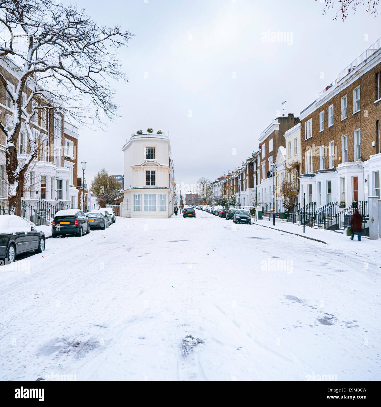 Snow covered street in Notting Hill, London Stock Photo - Alamy