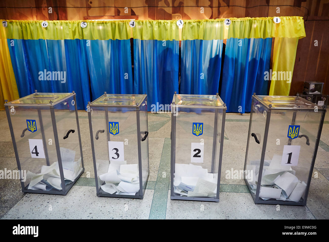 Ukrainian elections 2014. Ukrainian crisis (CTK Photo/Tomas Senkar ...