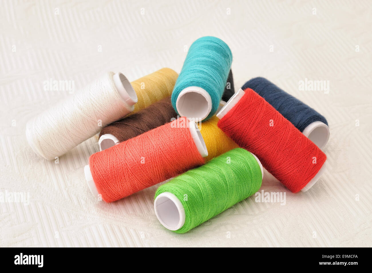 Fashion sewing threads hi-res stock photography and images - Alamy