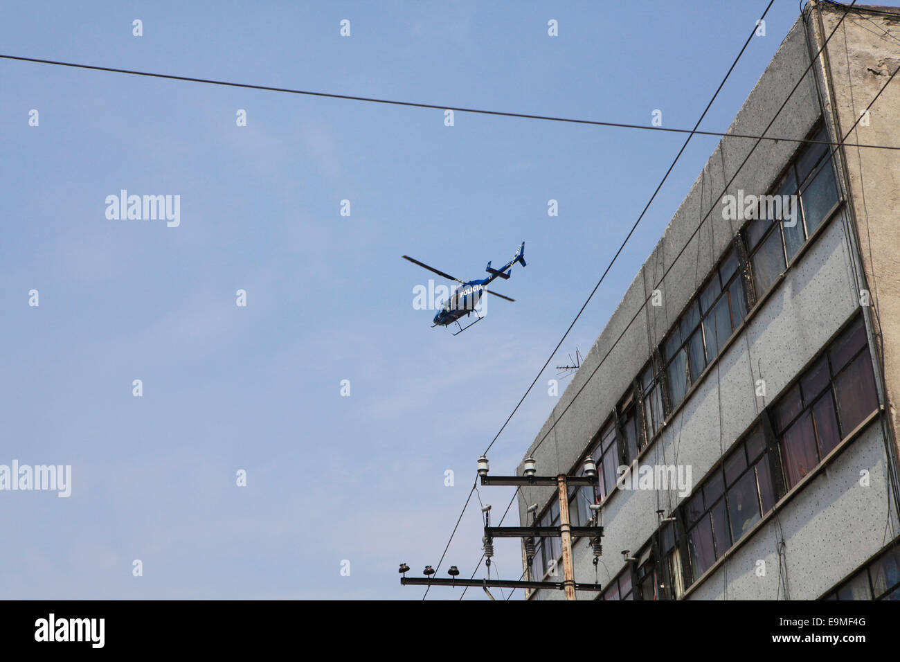 Flying cable hi-res stock photography and images - Alamy