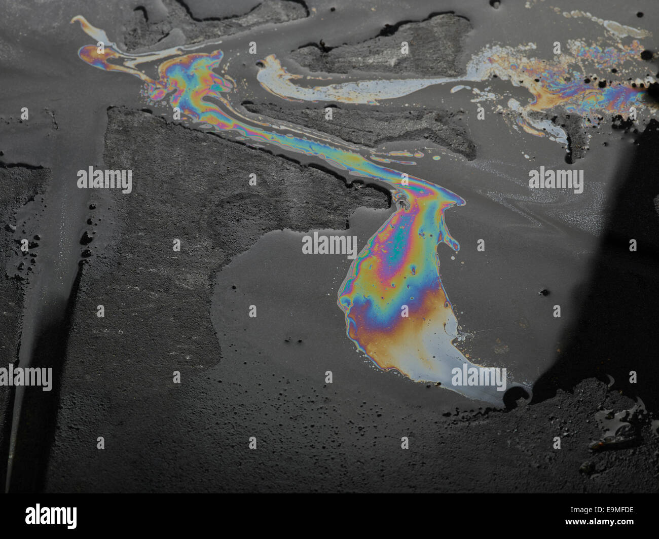 Oil pollution water hi-res stock photography and images - Alamy