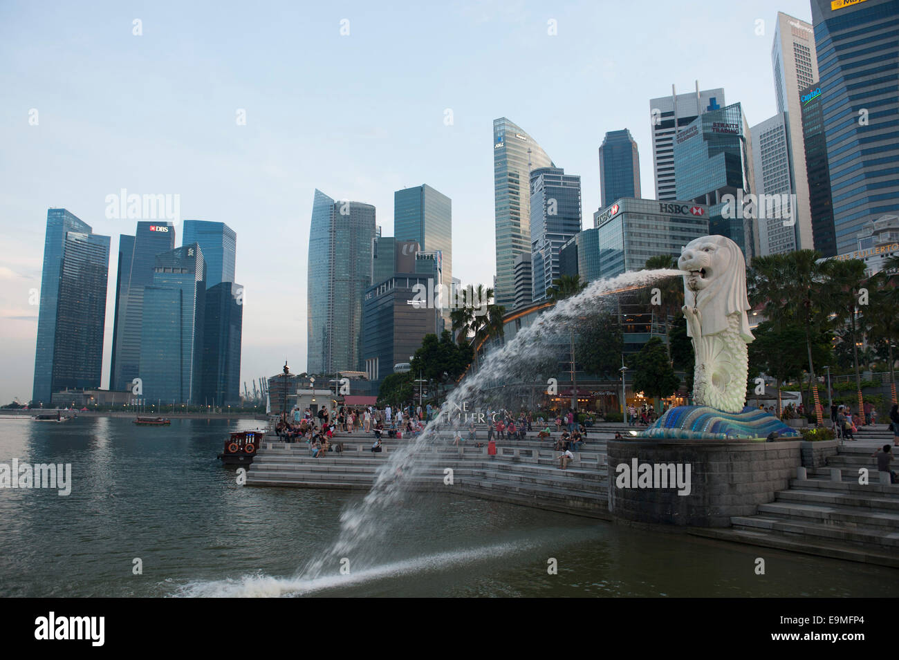 Singapore merlion view merlion statue hi-res stock photography and ...