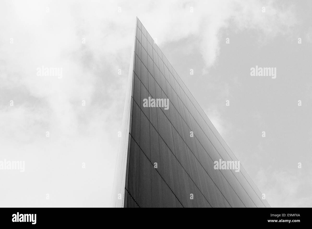 Skyscraper building sharp point hi-res stock photography and images - Alamy