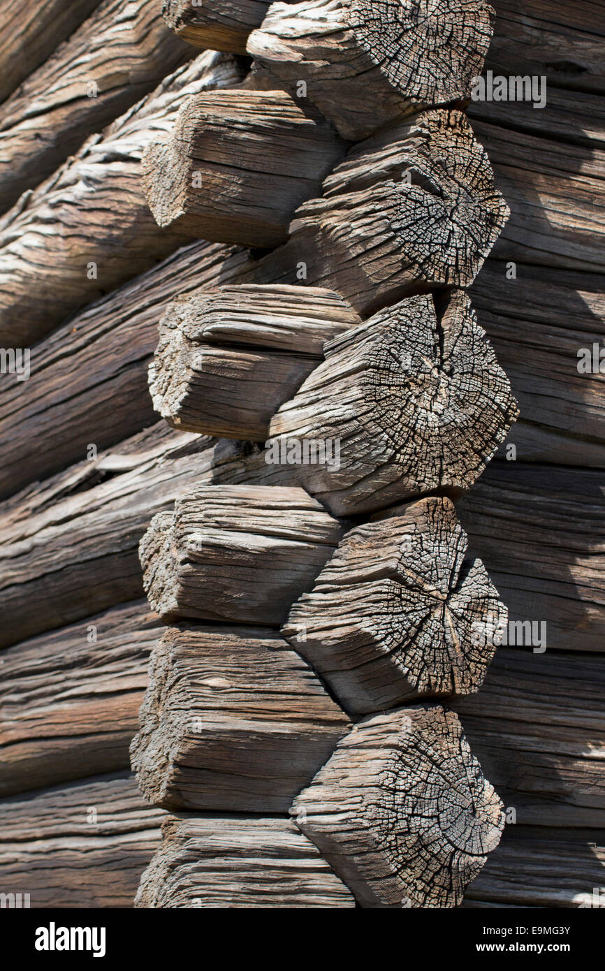 Full frame shot of log cabin Stock Photo - Alamy
