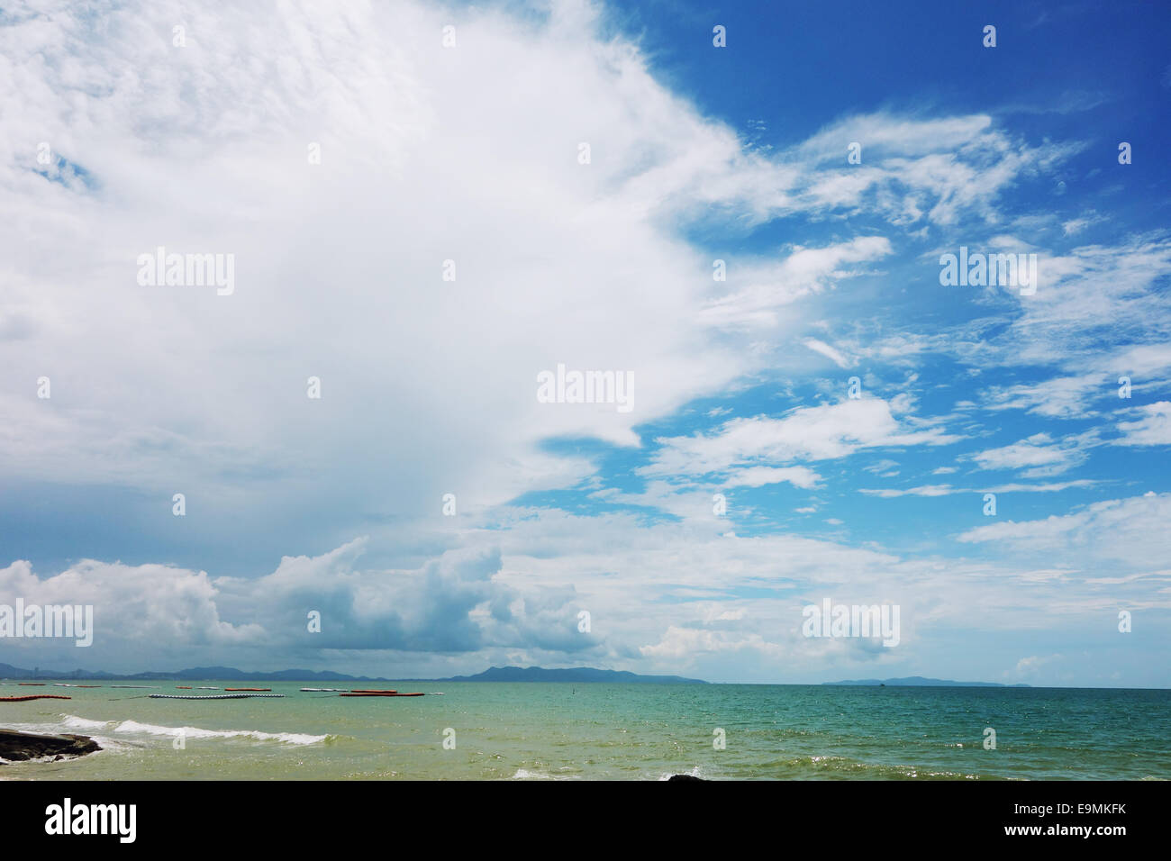 Blue sky and the sea hi-res stock photography and images - Alamy