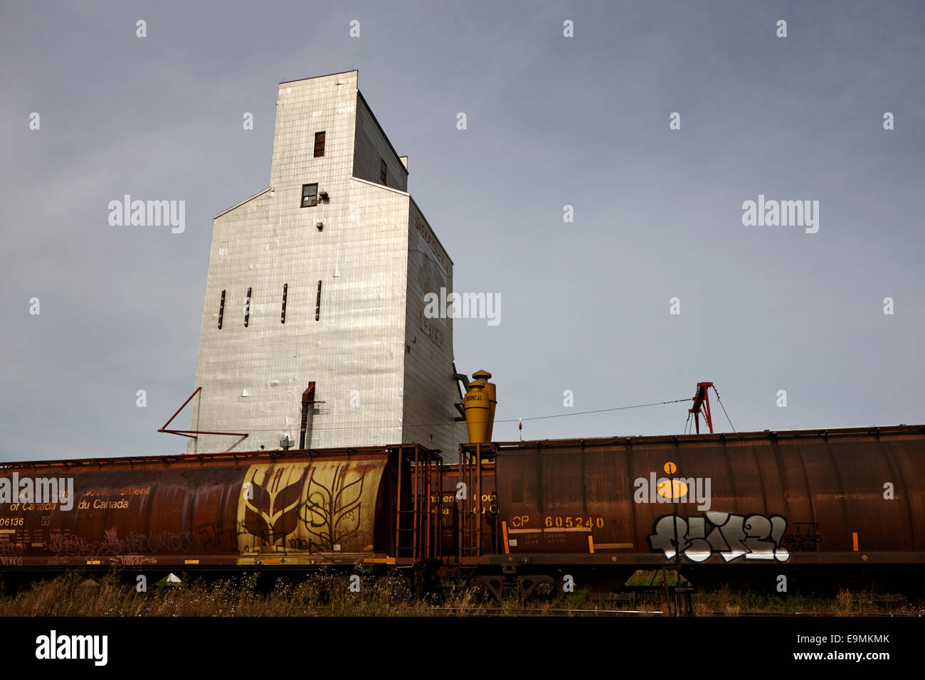 grain elevator with bulk transport train in leader Saskatchewan Canada ...