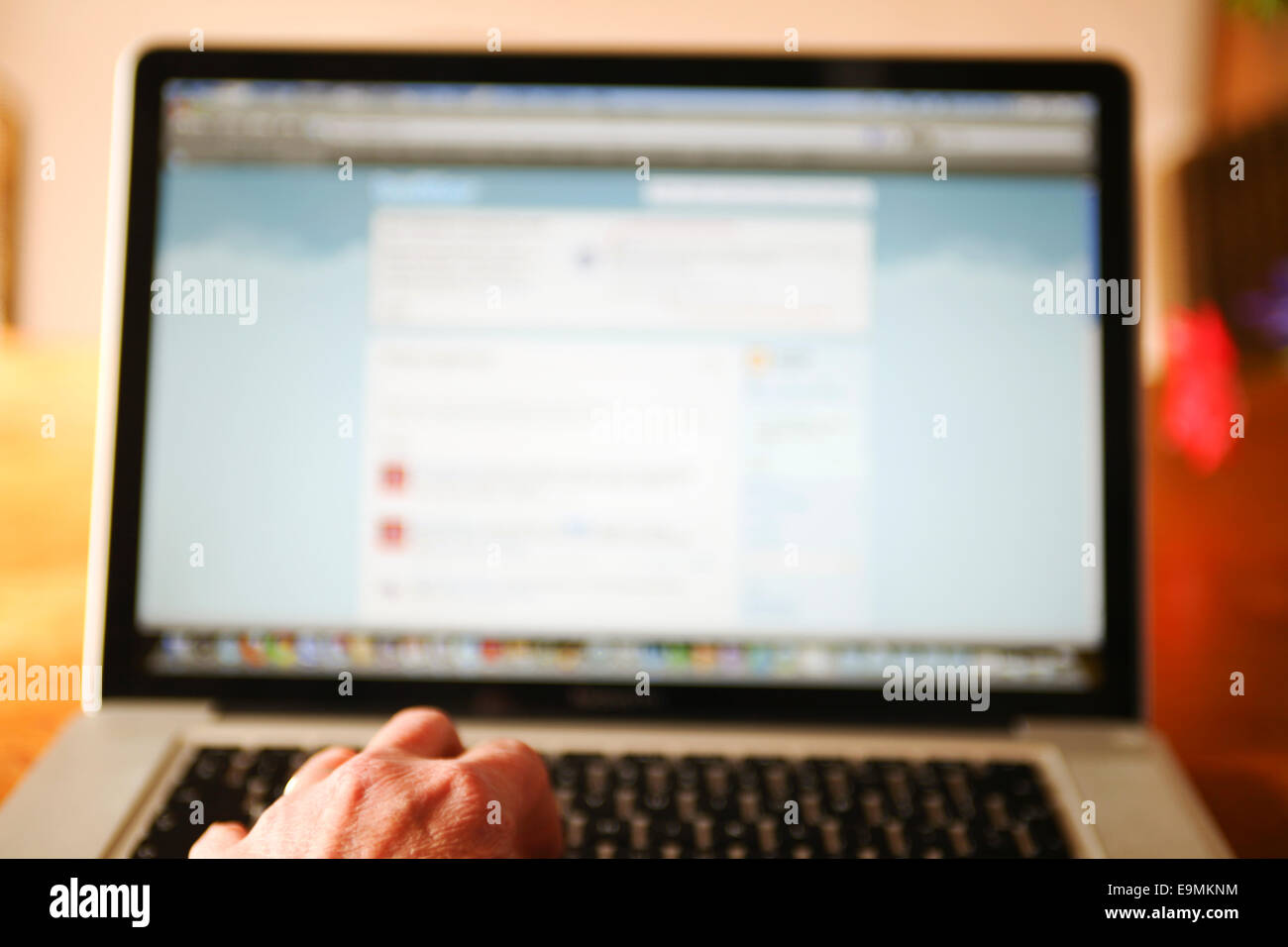 Sending a tweet Stock Photo - Alamy