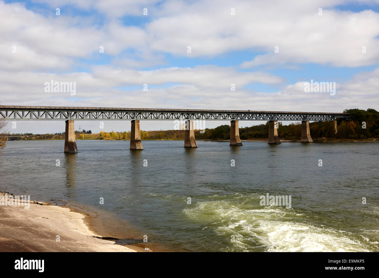 cpr train railway bridge over the south Saskatchewan river saskatoon ...