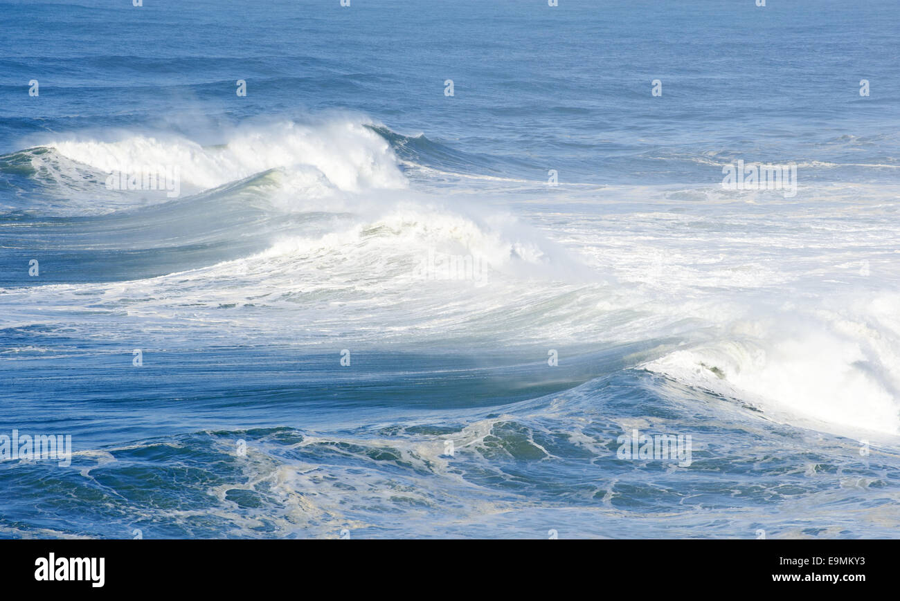 Wave on clean beautiful hi-res stock photography and images - Alamy