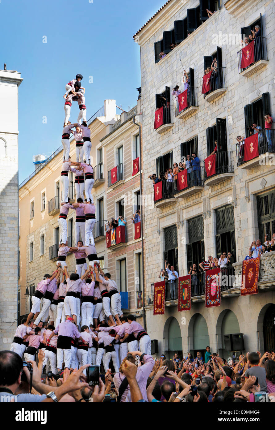 Human pyramid spain hi-res stock photography and images - Alamy
