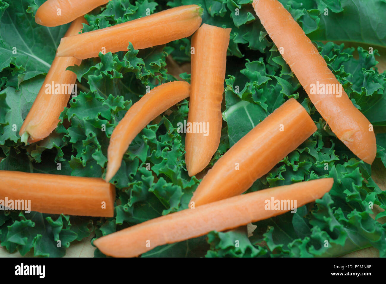 Curly kale hi-res stock photography and images - Alamy