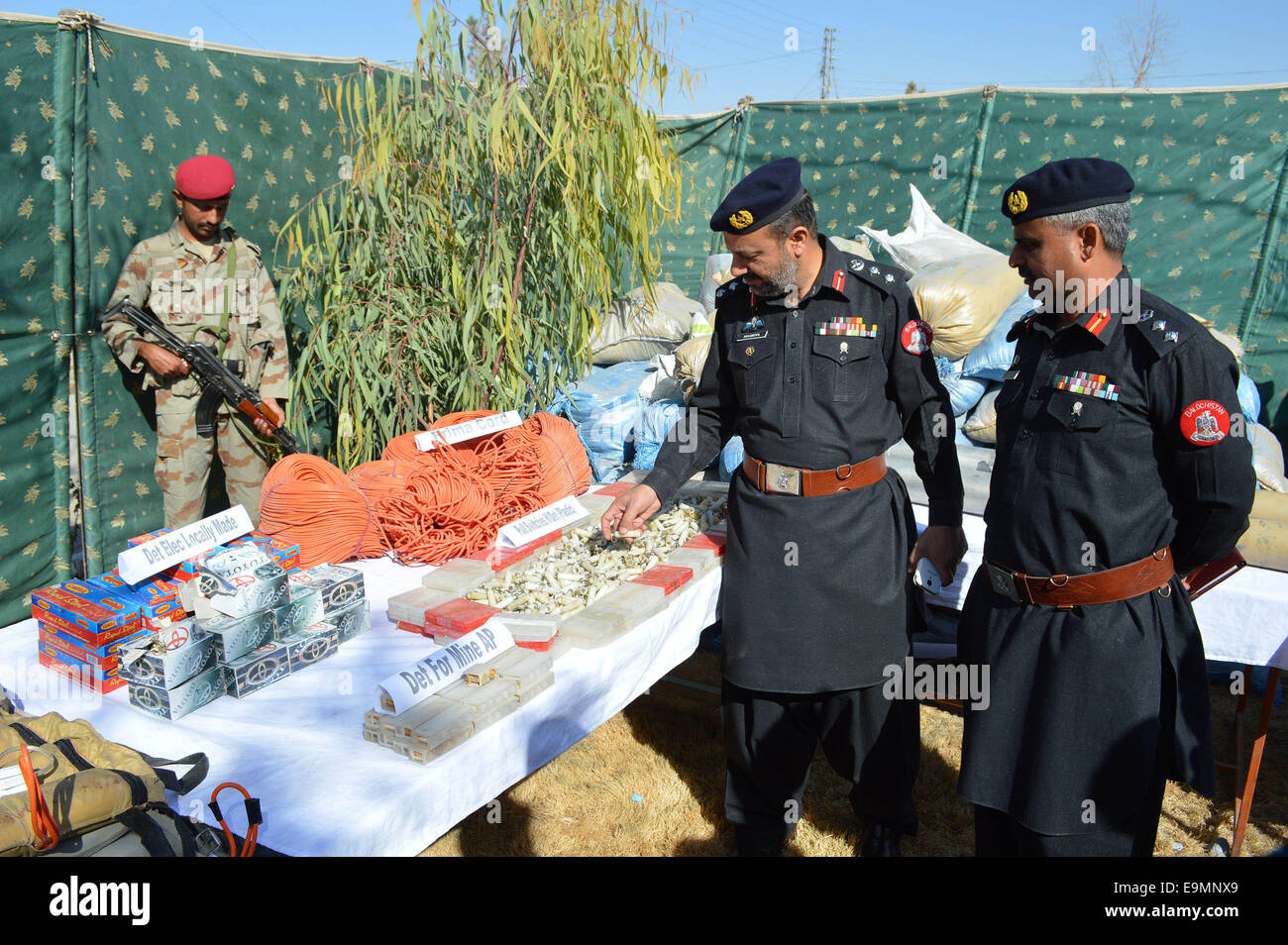 Quetta, Pakistan. 30th Oct, 2014. Pakistani paramilitary Frontier Corps ...