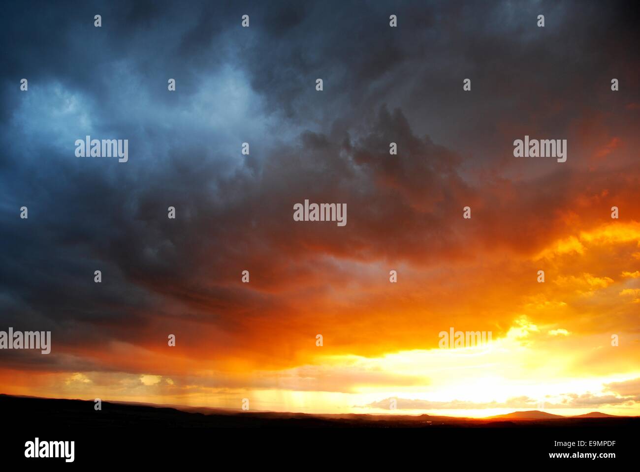 Stormfront hi-res stock photography and images - Alamy