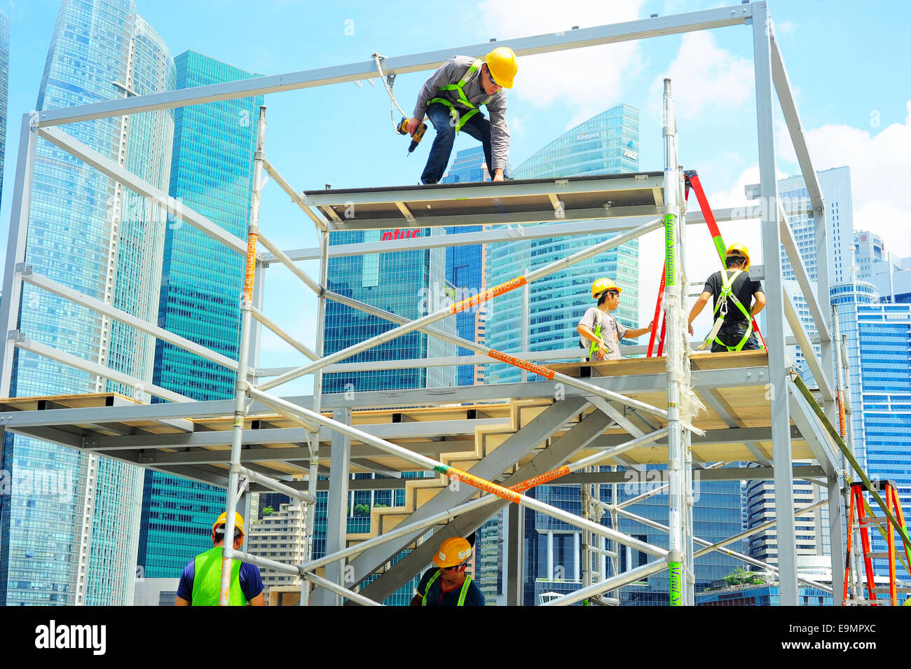 Singapore construction workers hi-res stock photography and images - Alamy