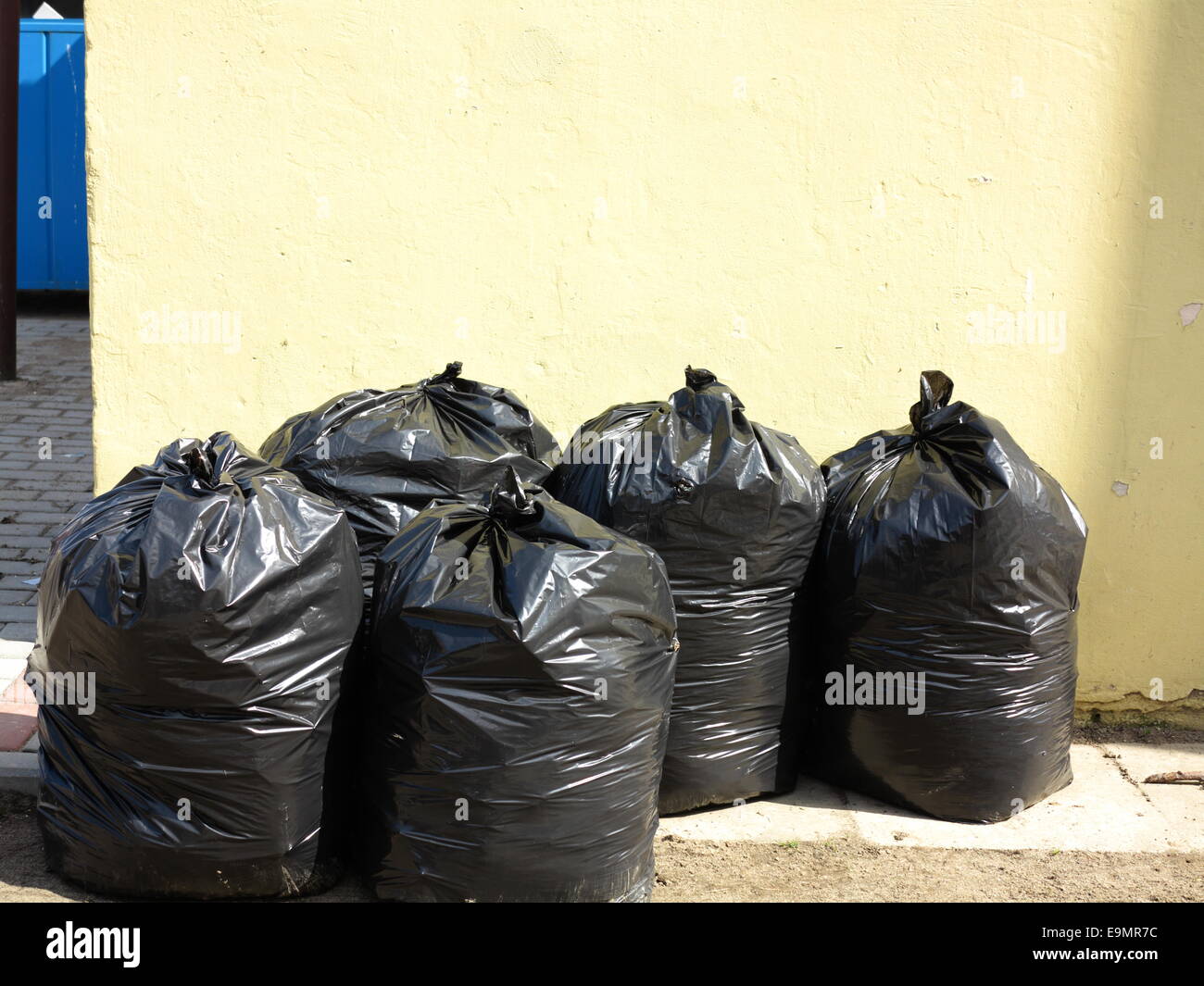 Pile of garbage bags hi-res stock photography and images - Alamy