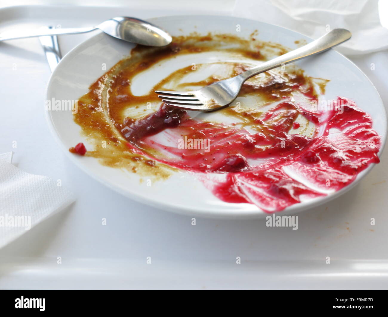 Empty dirty plate hi-res stock photography and images - Alamy