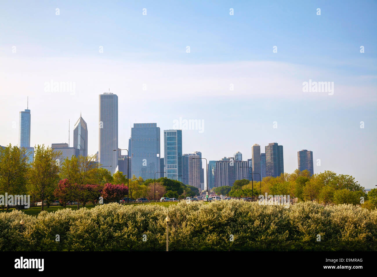 Chicago downtown skyline on sunny hi-res stock photography and images ...