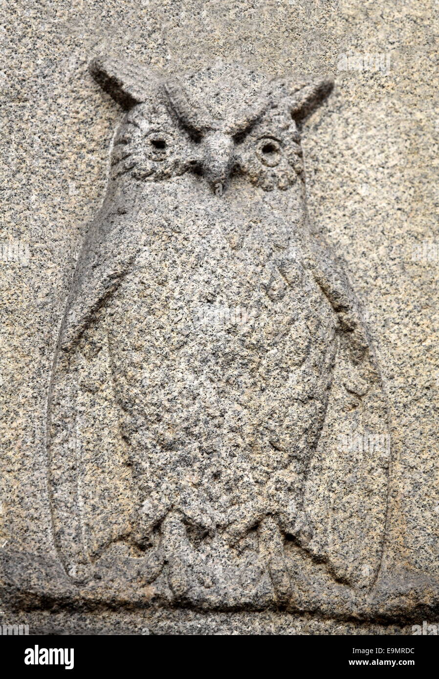 Stone owl statue hi-res stock photography and images - Alamy