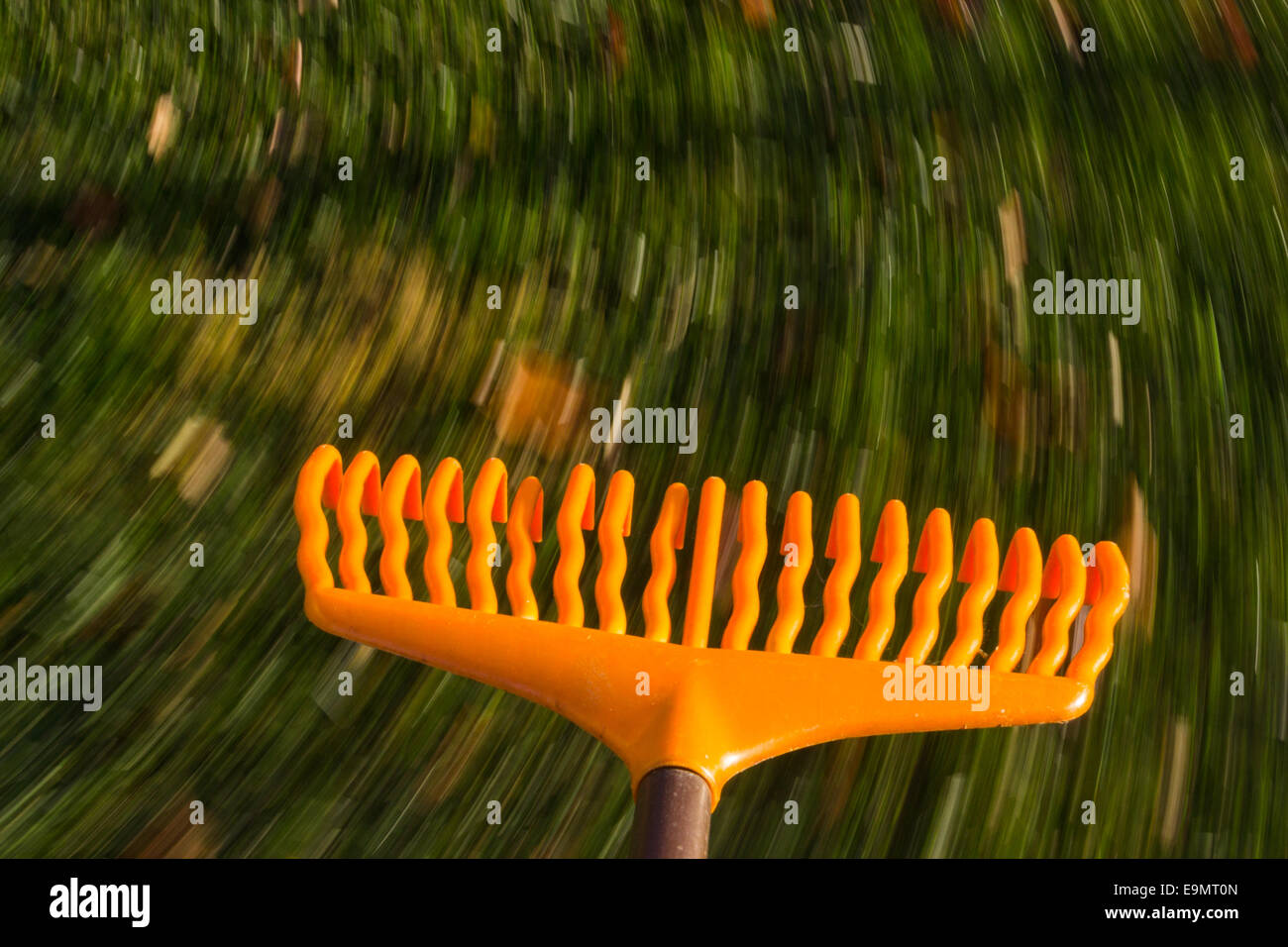 Lawn rake hi-res stock photography and images - Alamy