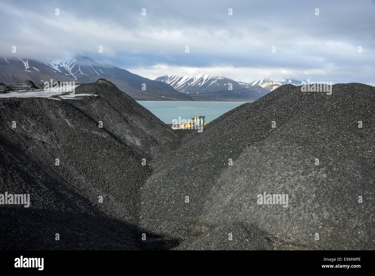 Longyearbyen coal mining arctic hi-res stock photography and images - Alamy