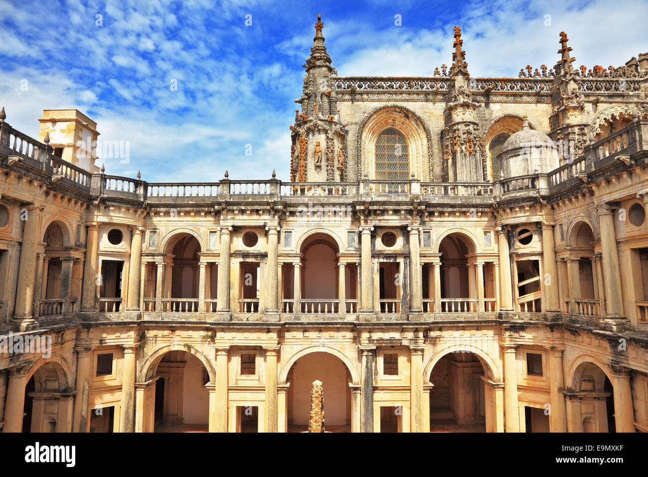 Courtyard gallery hi-res stock photography and images - Alamy