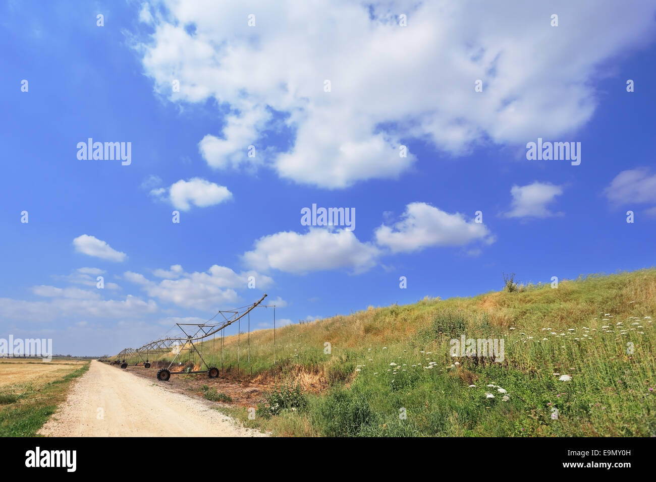 Season road dirt landscape rural hi-res stock photography and images ...