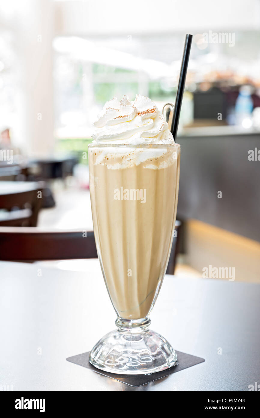 Iced latte hi-res stock photography and images - Alamy