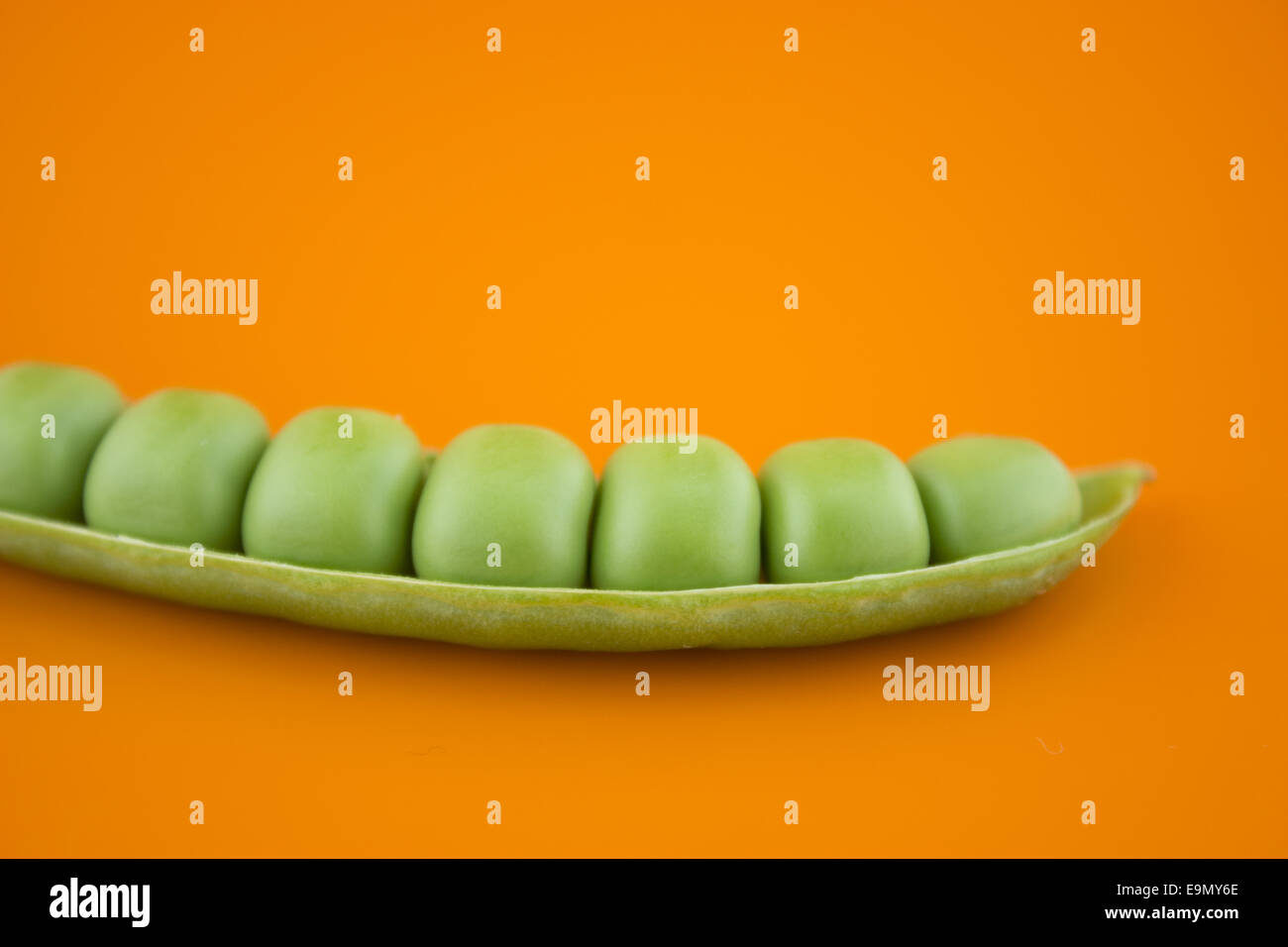 Fresh pea hi-res stock photography and images - Alamy