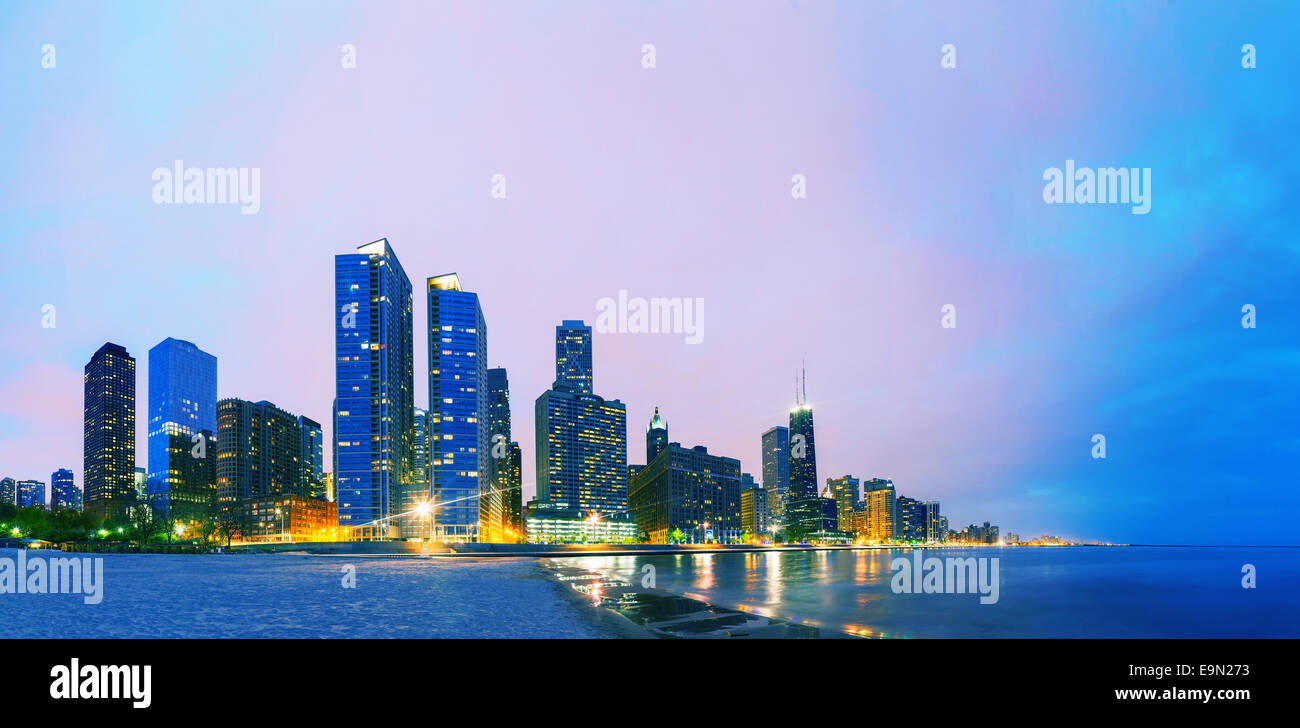 Chicago downtown skyline on sunny hi-res stock photography and images ...