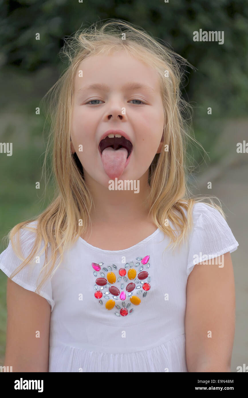 Cute girl faces hi-res stock photography and images - Alamy