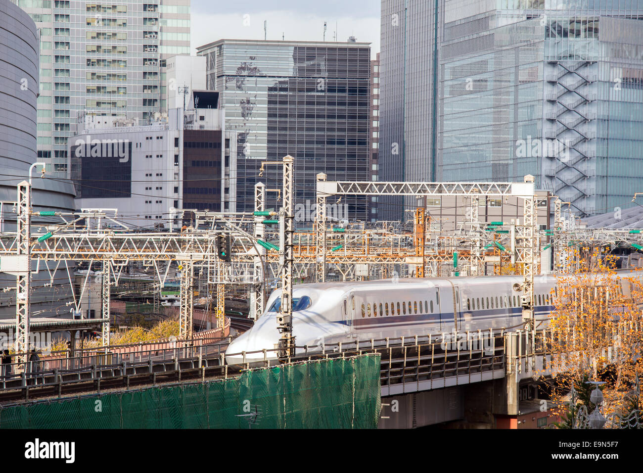 Ginza line train hi-res stock photography and images - Alamy