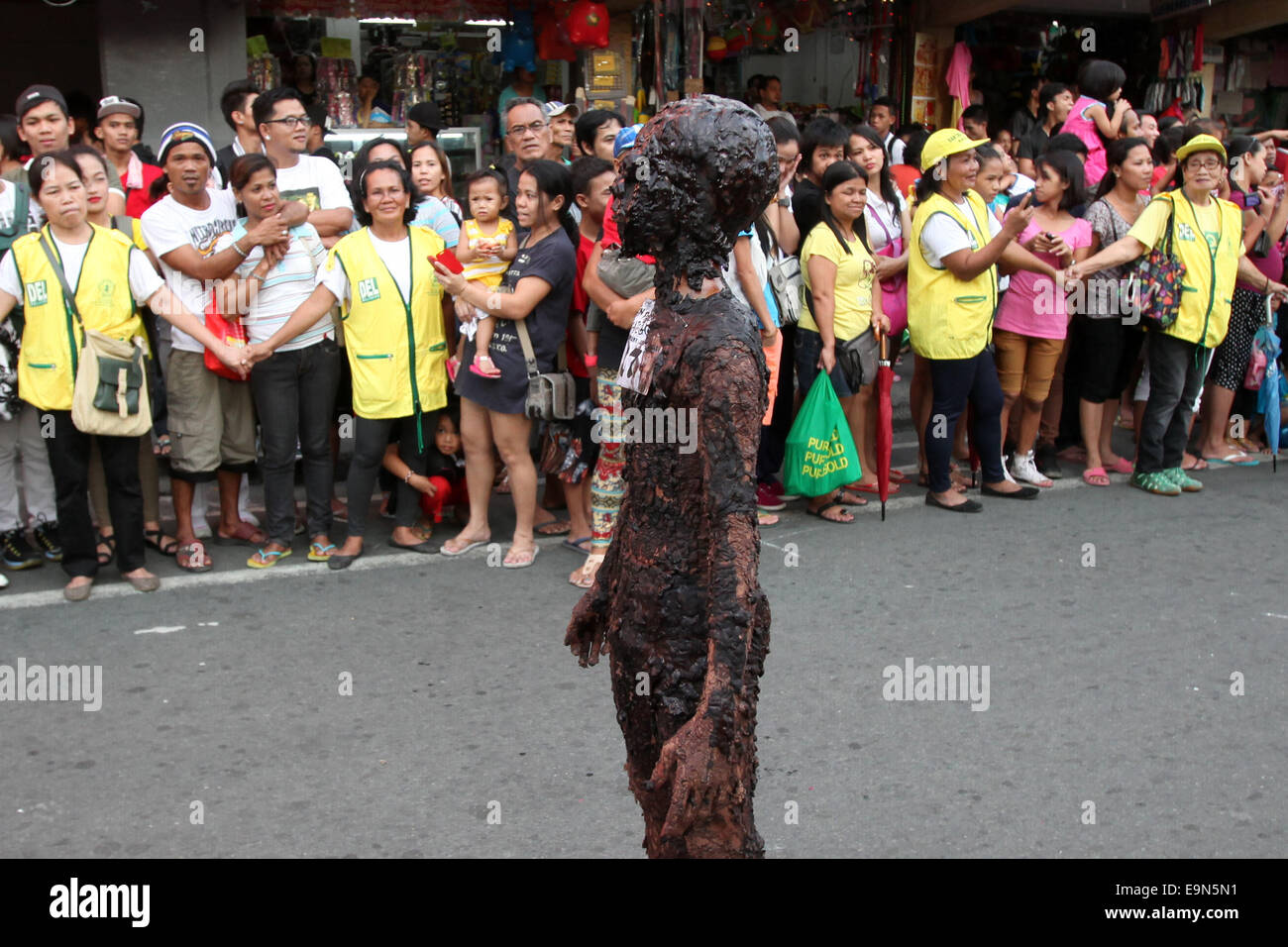 Parade participant wearing costume hi-res stock photography and images ...