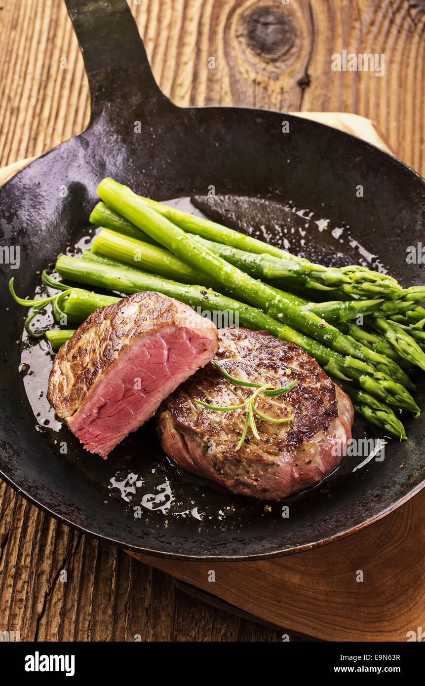 steak with asparagus Stock Photo - Alamy