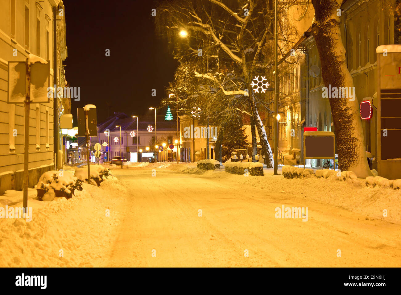 Winter time street scene in Krizevci Stock Photo - Alamy