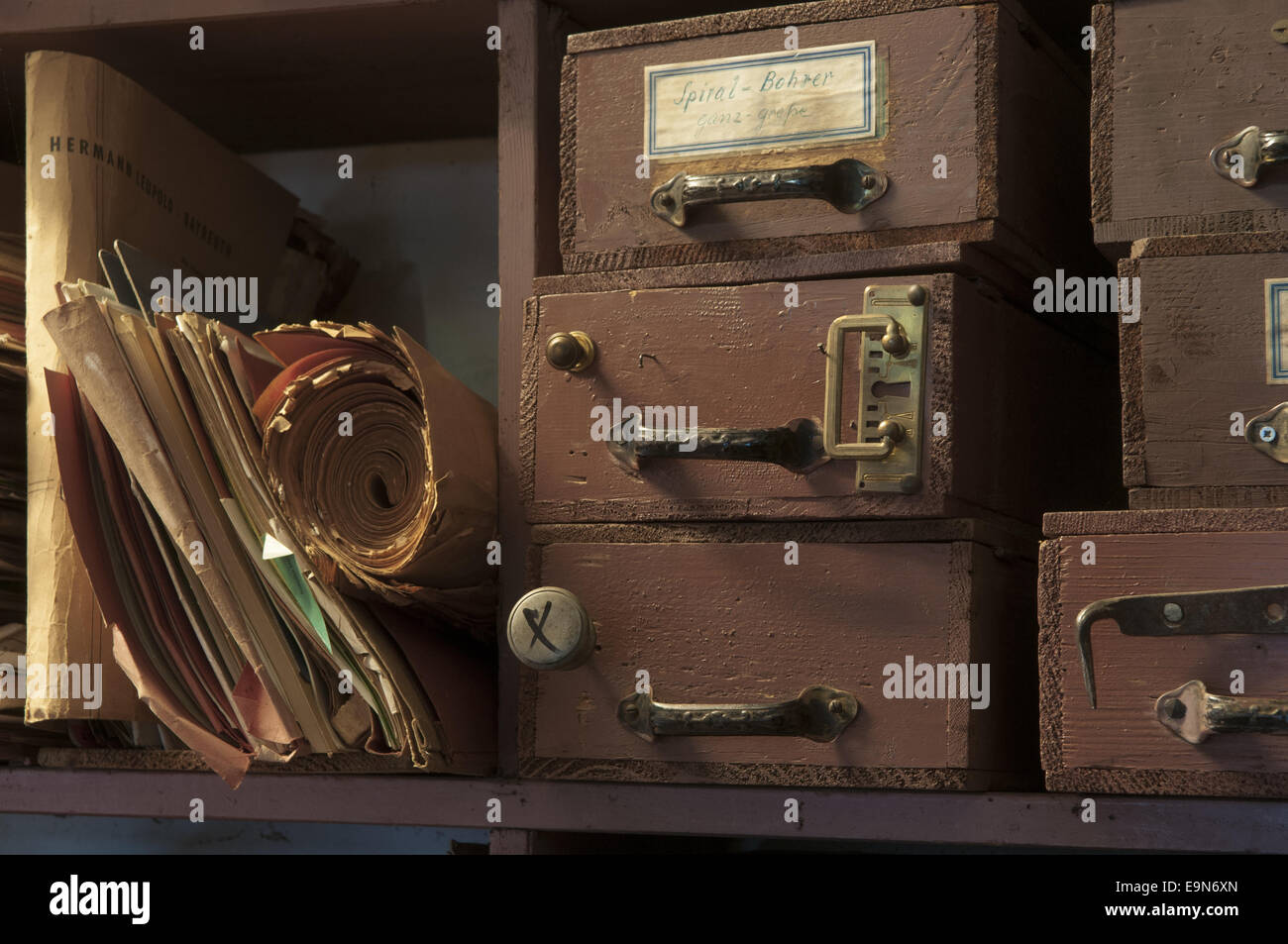 Drawer shelf in a hardware store Stock Photo - Alamy