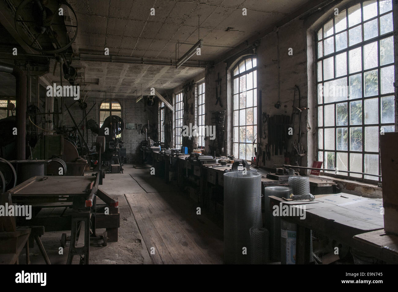 Metall workshop hi-res stock photography and images - Alamy