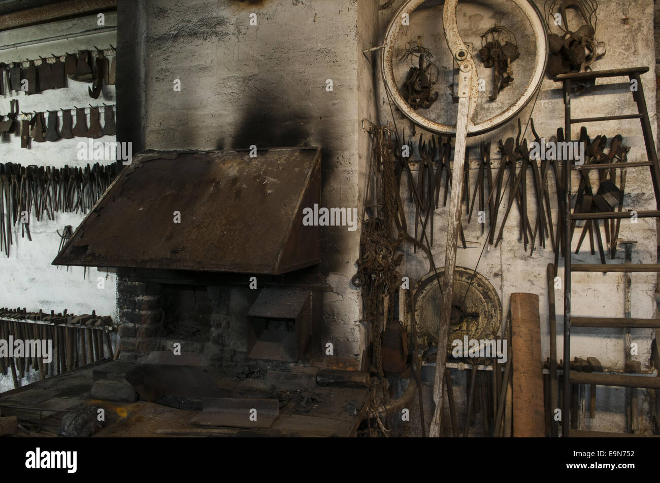 Metall workshop hi-res stock photography and images - Alamy