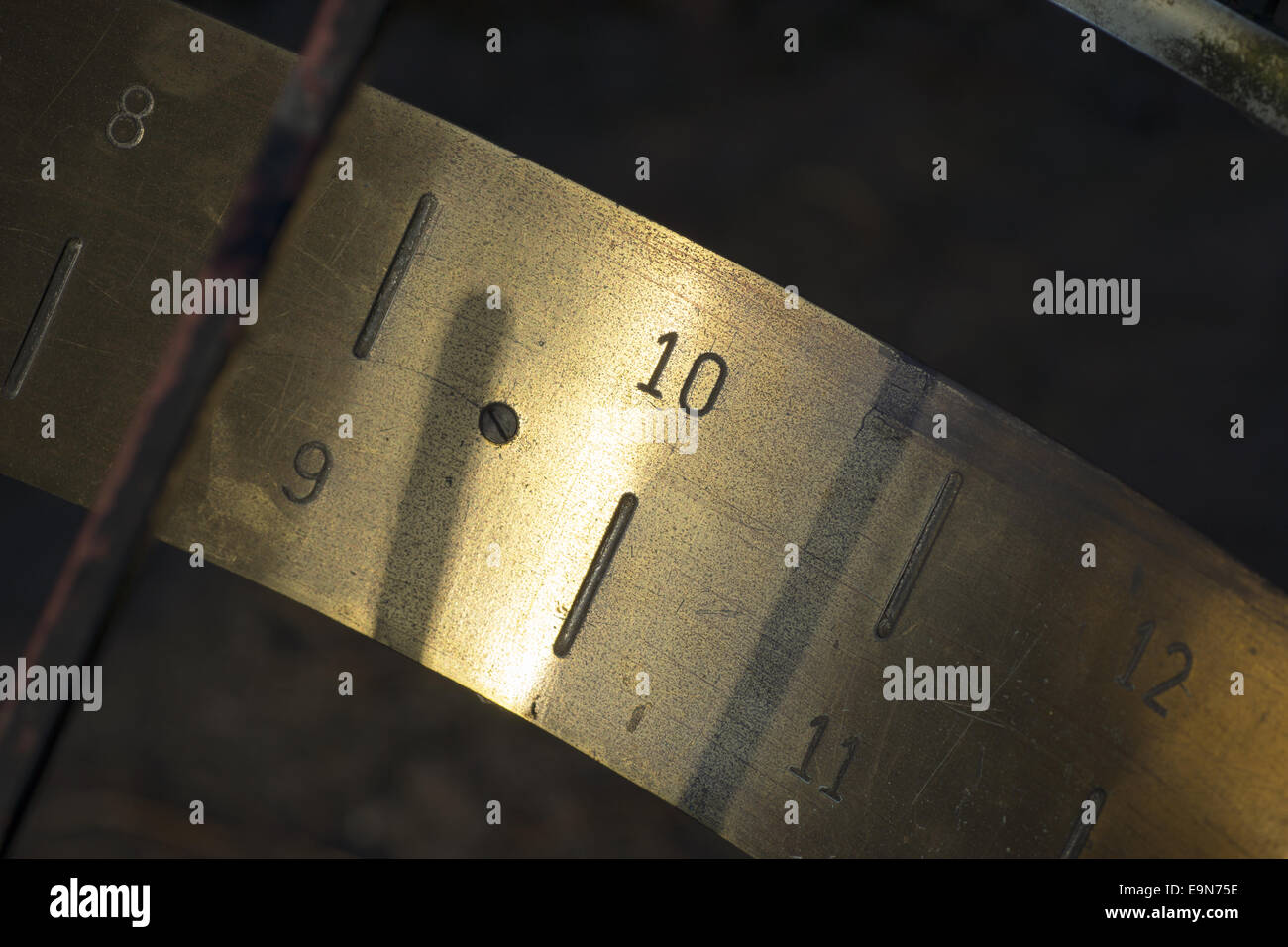 Sun dial hi-res stock photography and images - Alamy