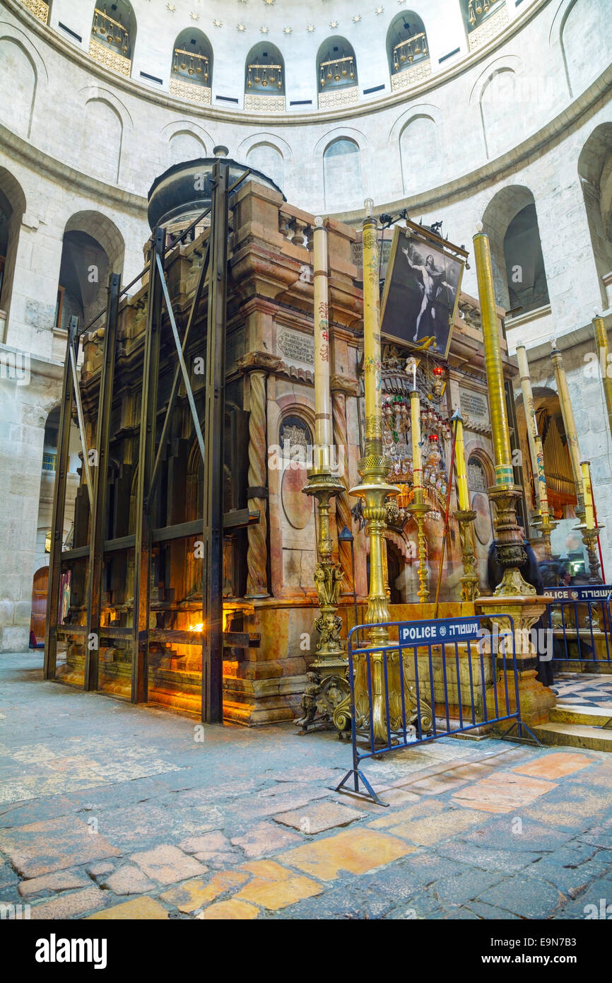 Interior of the Church of Holy Sepulcher Stock Photo - Alamy