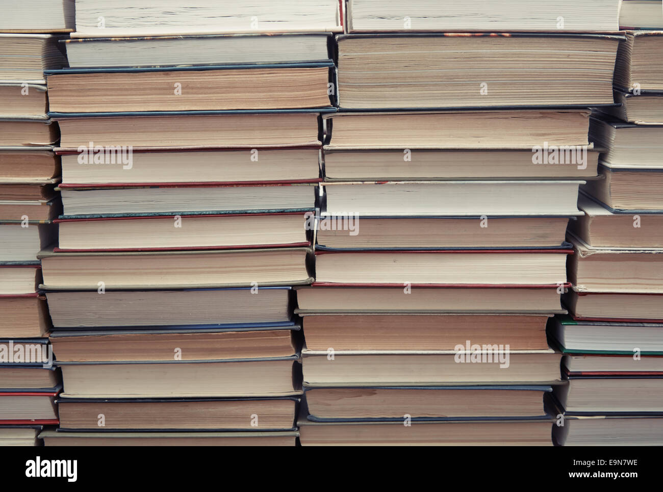 Volume tutorial hi-res stock photography and images - Alamy