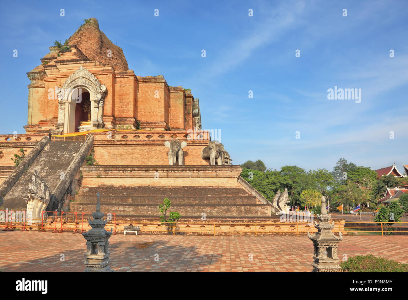 Buddhist pyramid hi-res stock photography and images - Alamy