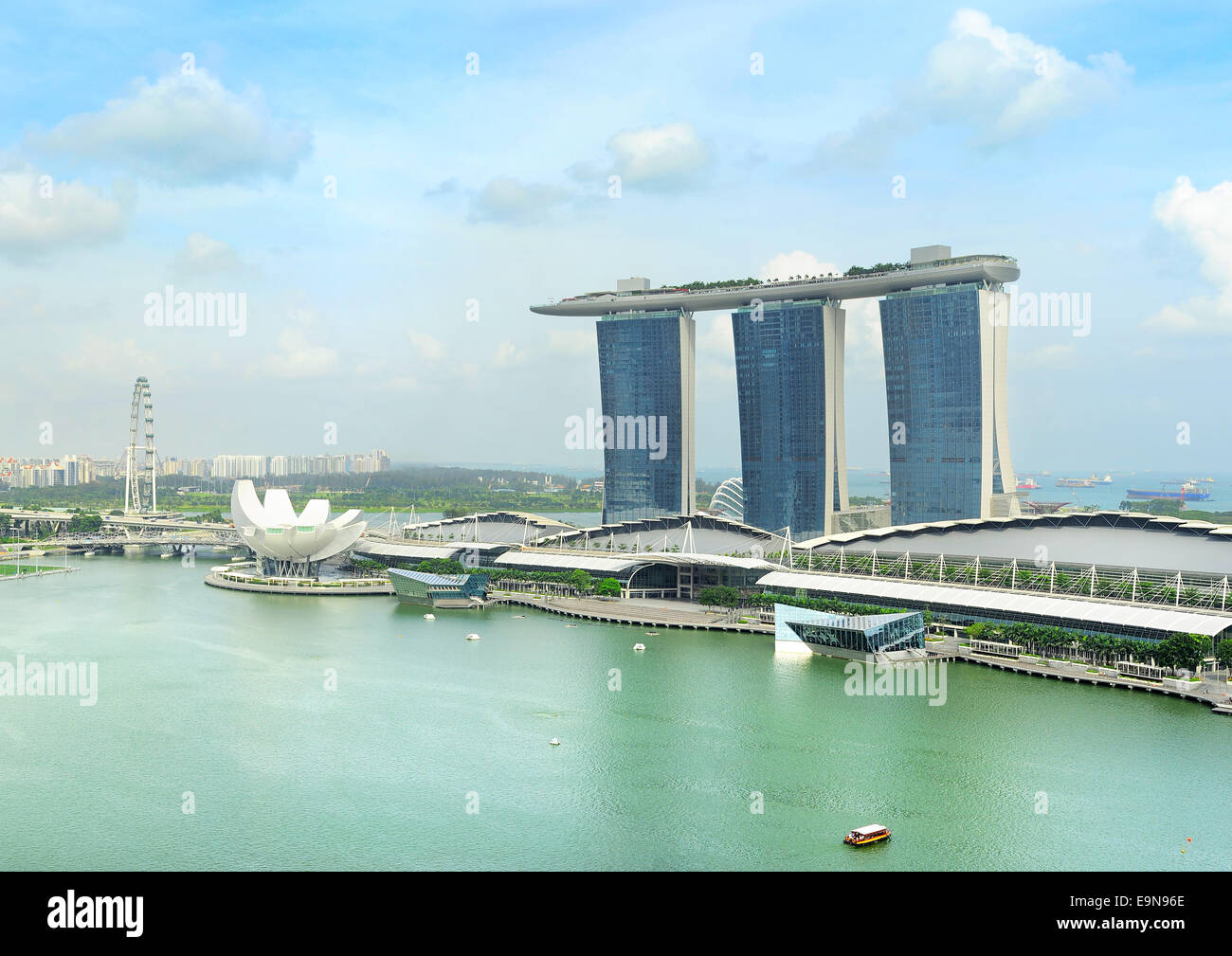 Colorful quayside building hi-res stock photography and images - Alamy