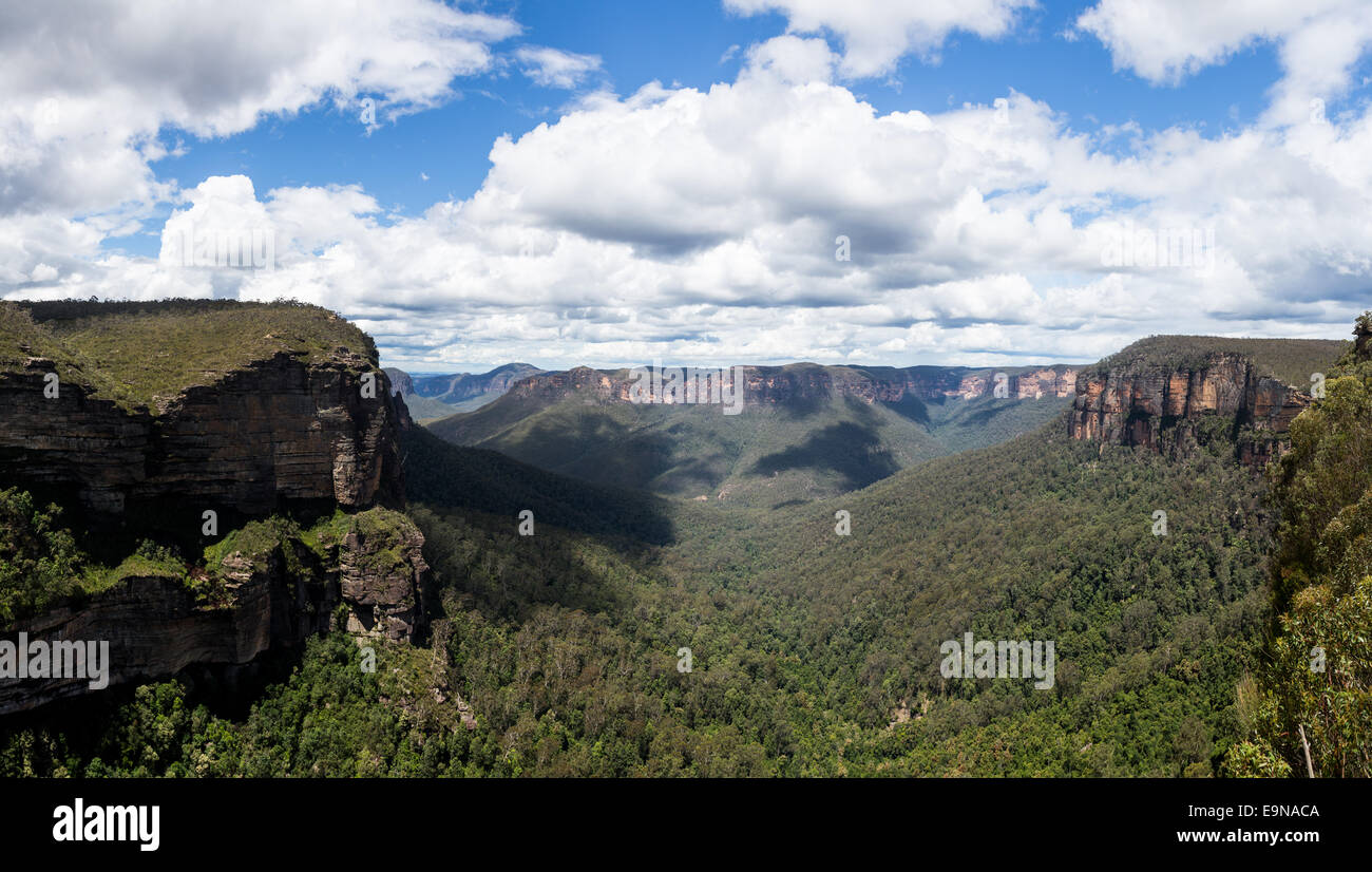 Grose Valley in Blue Mountains Australia Stock Photo - Alamy
