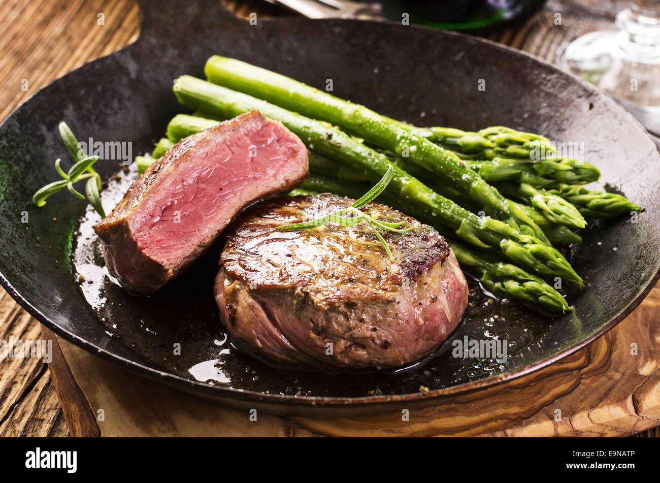 steak with asparagus Stock Photo - Alamy