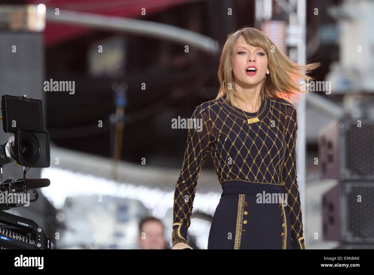 New York, USA. 30th Oct, 2014. Taylor Swift performs in New York City's ...