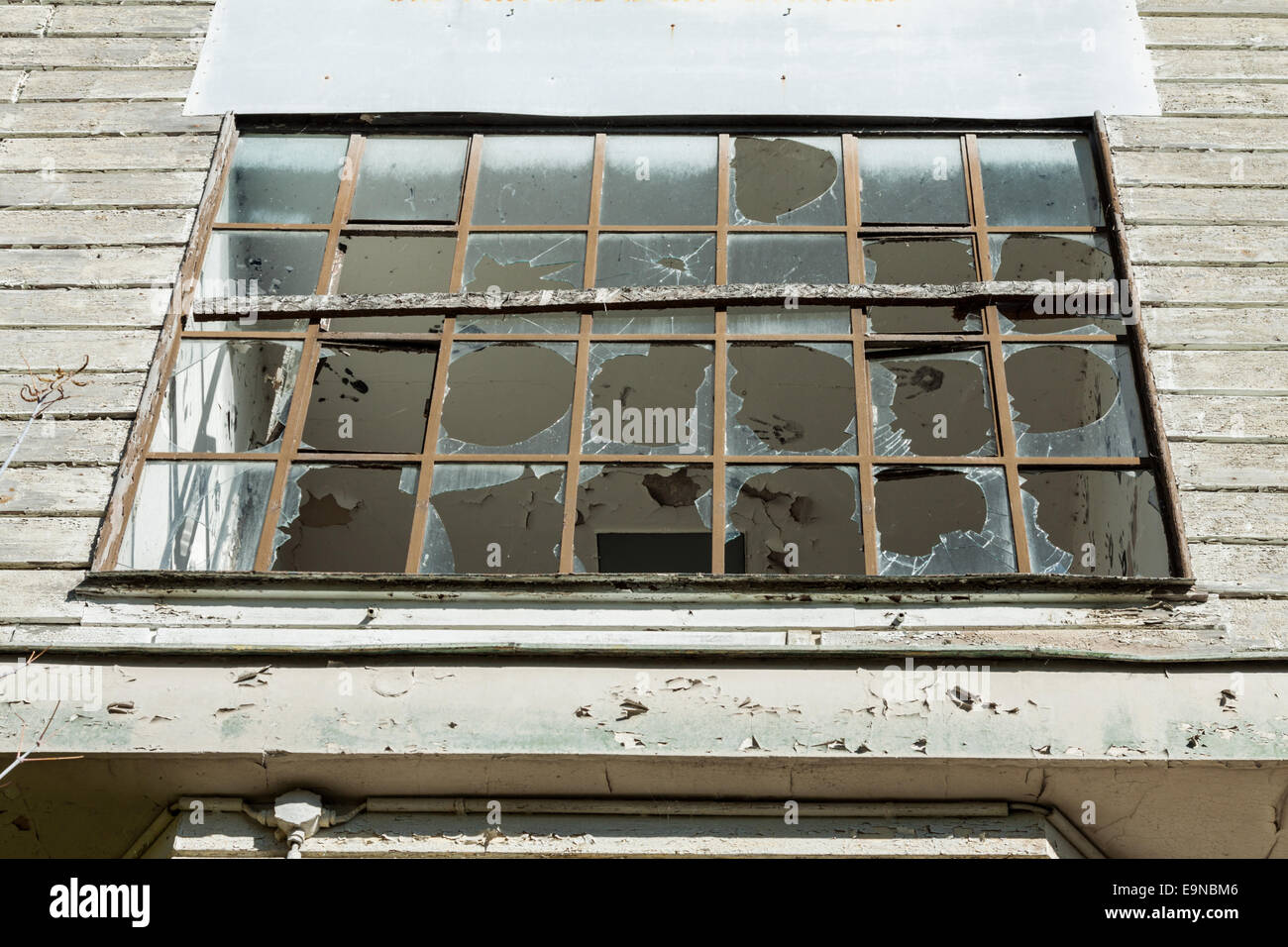 Battered building hi-res stock photography and images - Alamy